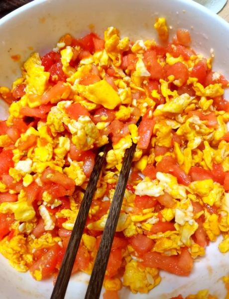 西红柿鸡蛋饺子馅怎么做_西红柿鸡蛋饺子馅的做法窍门-第1张图片-山城妙识