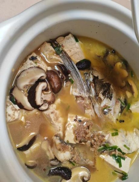 鱼头豆腐汤怎么做_正宗鱼头豆腐汤的做法-第2张图片-山城妙识