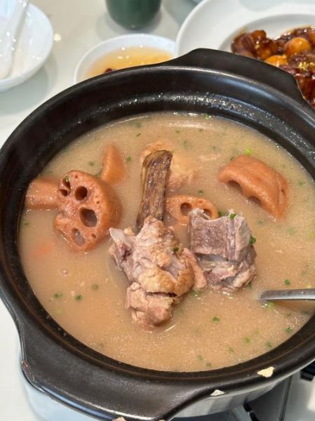 排骨藕汤怎么变白_排骨藕汤的正确做法-第2张图片-山城妙识