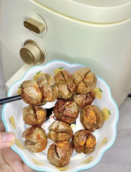 怎样炸牛肉丸子最好吃_牛肉丸子怎么炸外酥里嫩-第3张图片-山城妙识