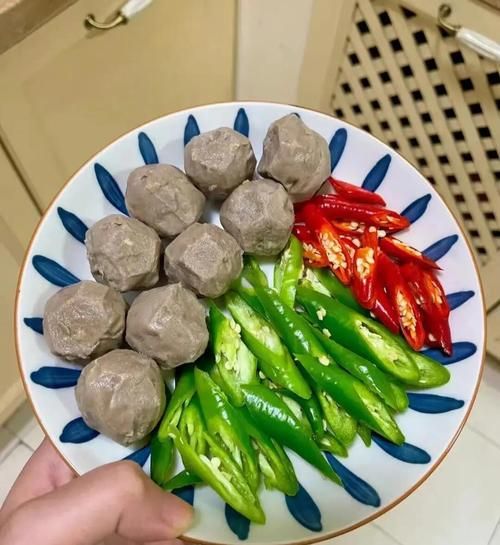 牛肉丸炒菜怎么做_牛肉丸炒菜做法大全-第2张图片-山城妙识