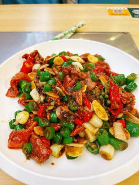 烟熏肉炒菜怎么做好吃_烟熏肉炒菜做法大全-第1张图片-山城妙识