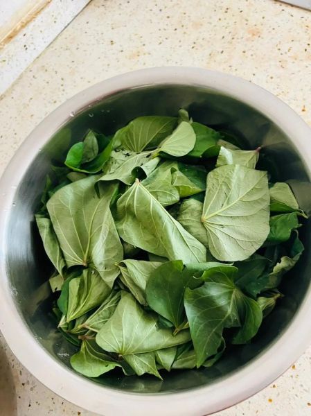 红薯叶拌面蒸多久_红薯叶拌面蒸的做法-第1张图片-山城妙识