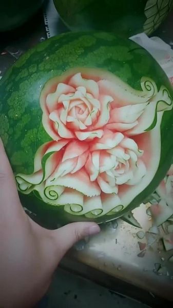 西瓜皮雕刻简单花式_新手也能学会的入门技巧-第2张图片-山城妙识