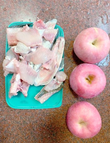 乌鱼汤为什么要加苹果_乌鱼汤加苹果有什么好处-第1张图片-山城妙识