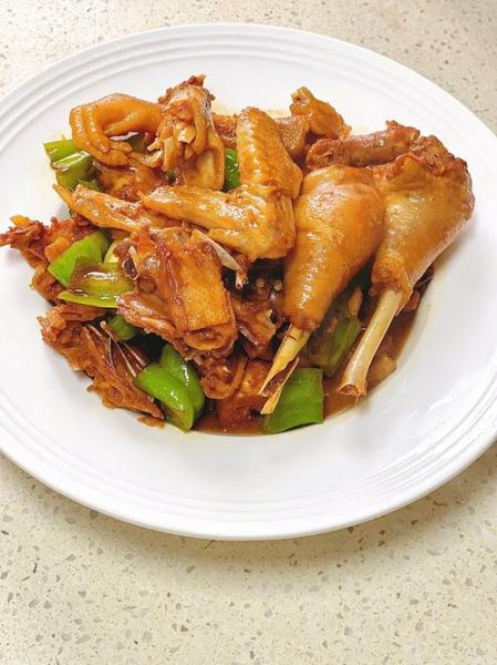 红烧仔鸡怎么烧好吃_红烧仔鸡最正宗的做法-第1张图片-山城妙识