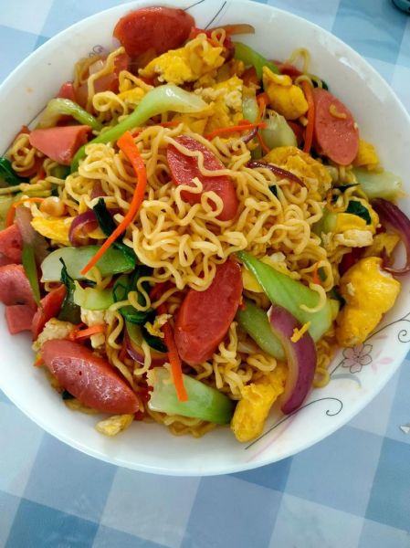 炒方便面怎么做_炒方便面图片步骤-第3张图片-山城妙识