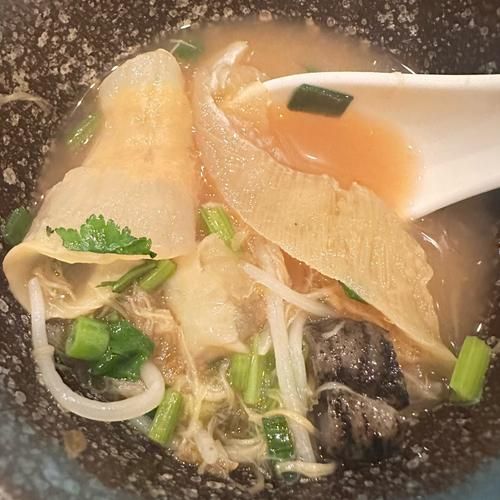 鱼翅花胶煲鸡怎么做_鱼翅花胶煲鸡的功效-第3张图片-山城妙识