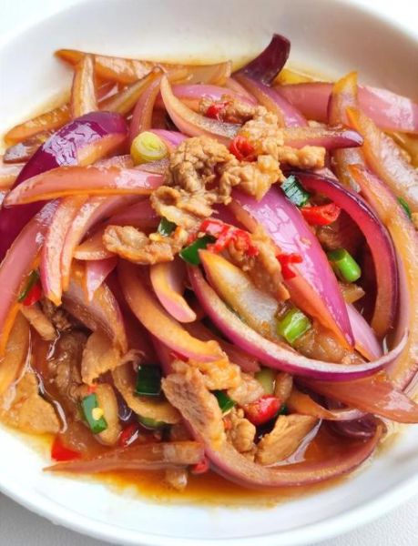 洋葱菜花炒肉怎么做_洋葱菜花炒肉家常做法-第1张图片-山城妙识