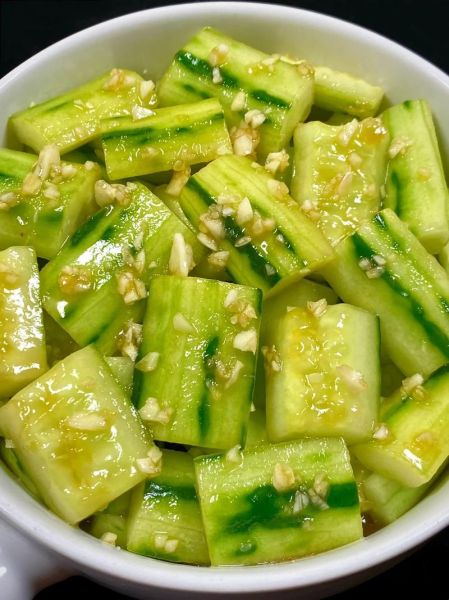 蒜泥黄瓜怎么做才脆_蒜泥黄瓜需要焯水吗-第1张图片-山城妙识