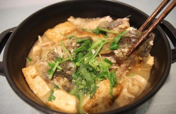 砂锅炖鱼汤怎么做_砂锅炖鱼汤需要炖多久-第1张图片-山城妙识