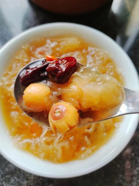 新鲜莲子炖银耳怎么做_莲子银耳汤要炖多久-第2张图片-山城妙识