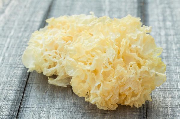 新鲜莲子炖银耳怎么做_莲子银耳汤要炖多久-第3张图片-山城妙识