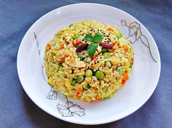 咖喱炒米饭怎么做_隔夜饭做咖喱炒饭技巧-第1张图片-山城妙识