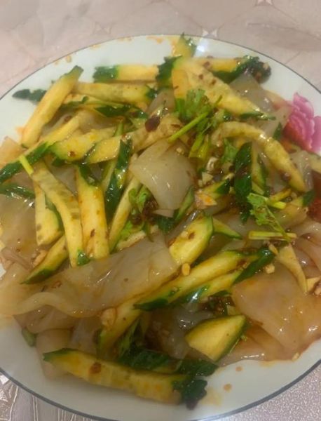 凉拌黄瓜拉皮怎么做_黄瓜拉皮怎么拌好吃-第1张图片-山城妙识