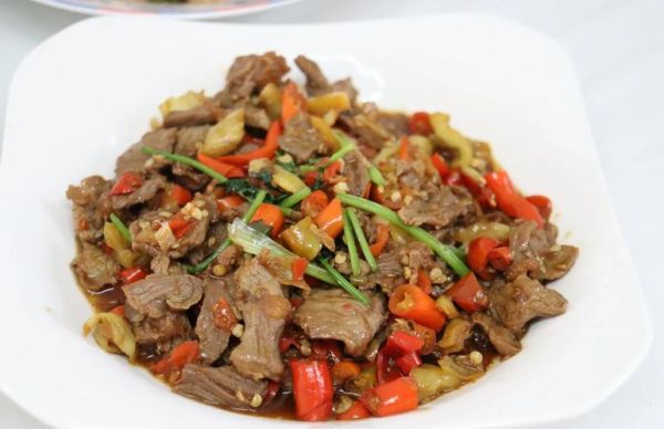 酸辣椒炒牛肉怎么做_酸辣椒炒牛肉的做法步骤-第2张图片-山城妙识 酸辣椒炒牛肉怎么做_酸辣椒炒牛肉的做法步骤-第2张图片-山城妙识