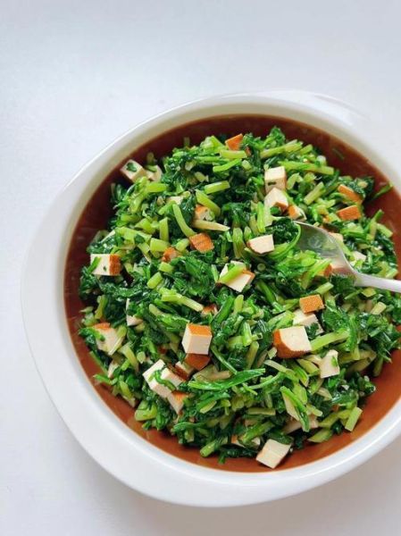 香干炒马兰头怎么做_香干炒马兰头要焯水吗-第2张图片-山城妙识