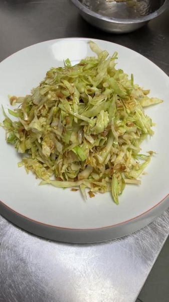 凉拌洋白菜怎么做_洋白菜凉拌需要焯水吗-第2张图片-山城妙识