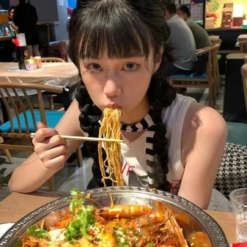 饭团日记范圆圆长什么样子_范圆圆真实颜值揭秘-第2张图片-山城妙识