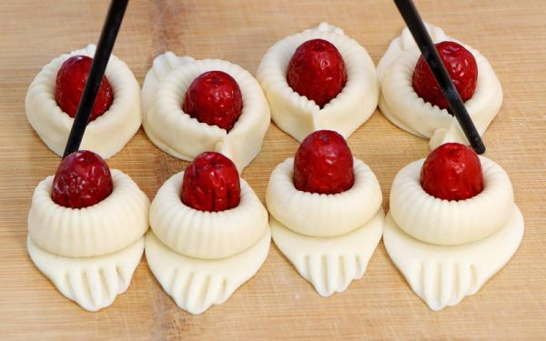 三层枣花糕怎么做_三层枣花糕最正宗的做法-第1张图片-山城妙识