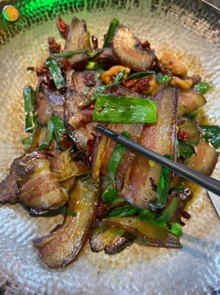 熏肉怎么炒_熏肉炒什么菜好吃-第2张图片-山城妙识 熏肉怎么炒_熏肉炒什么菜好吃-第2张图片-山城妙识