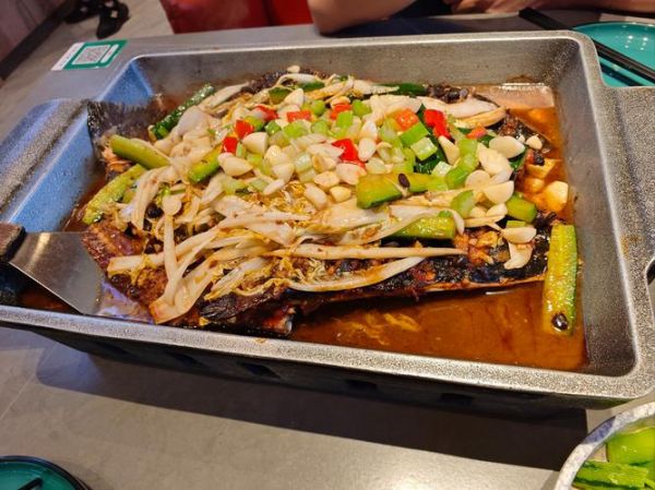 烤鱼配菜有哪些_烤鱼配菜怎么搭配才好吃-第1张图片-山城妙识