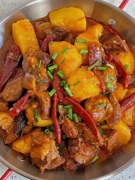 土豆烧牛腩怎么做_牛腩焯水几分钟-第1张图片-山城妙识 土豆烧牛腩怎么做_牛腩焯水几分钟-第1张图片-山城妙识