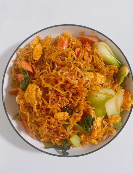 家庭版炒方便面怎么做_炒方便面需要焯水吗-第1张图片-山城妙识