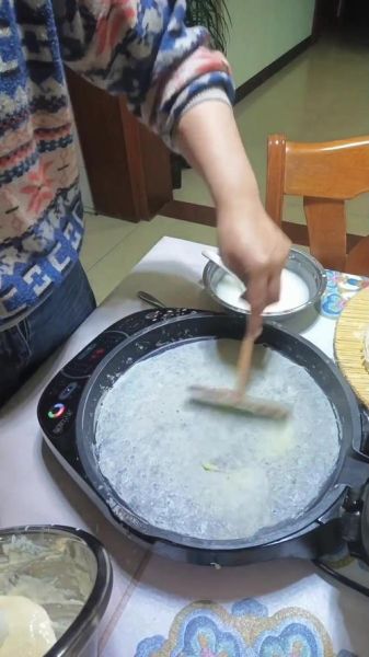 电饼铛煎饼怎么做_电饼铛煎饼不粘锅技巧-第1张图片-山城妙识