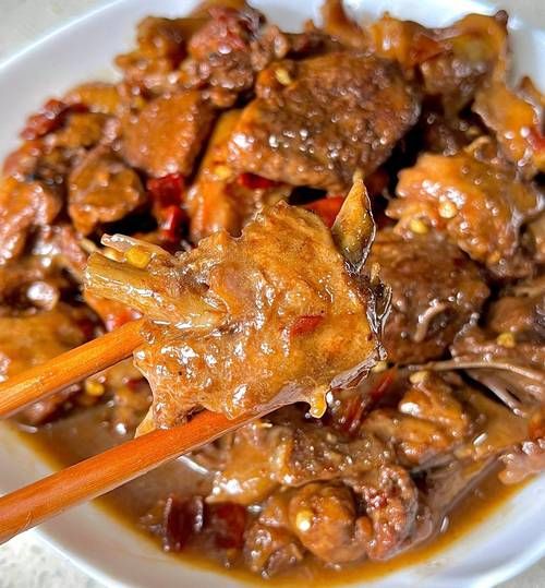 啤酒烧鸭怎么做_正宗做法步骤详解-第1张图片-山城妙识