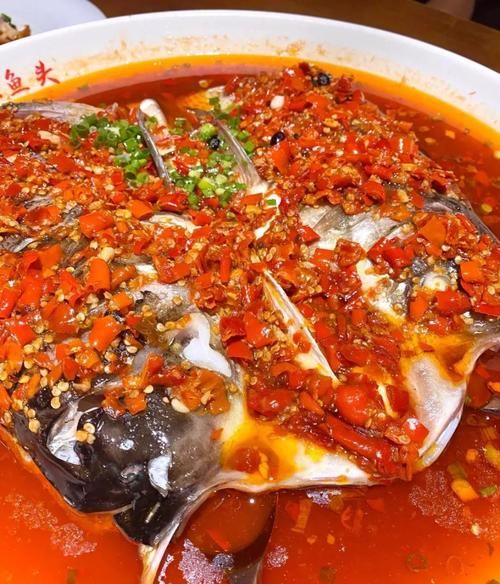 剁椒鱼头怎么做才好吃_剁椒鱼头步骤图窍门-第3张图片-山城妙识