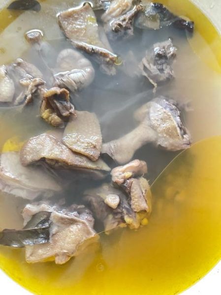 三黄鸡汤的做法_三黄鸡汤的功效与禁忌-第1张图片-山城妙识 三黄鸡汤的做法_三黄鸡汤的功效与禁忌-第1张图片-山城妙识