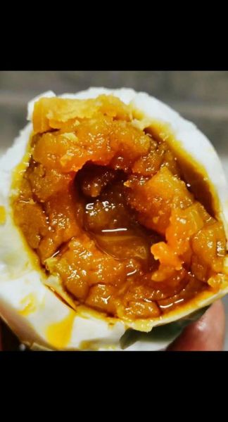 咸鸭蛋怎么做才流油_咸鸭蛋腌制多久出油最快-第2张图片-山城妙识 咸鸭蛋怎么做才流油_咸鸭蛋腌制多久出油最快-第2张图片-山城妙识