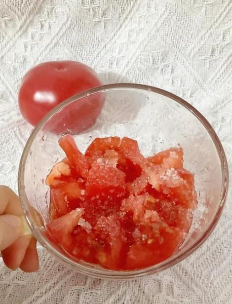 凉拌西红柿的功效_夏天吃凉拌西红柿有什么好处-第3张图片-山城妙识