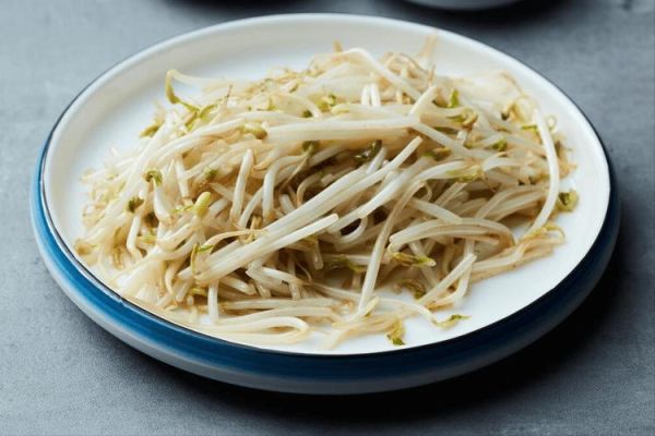 炒绿豆芽用焯水吗_绿豆芽要不要焯水-第3张图片-山城妙识