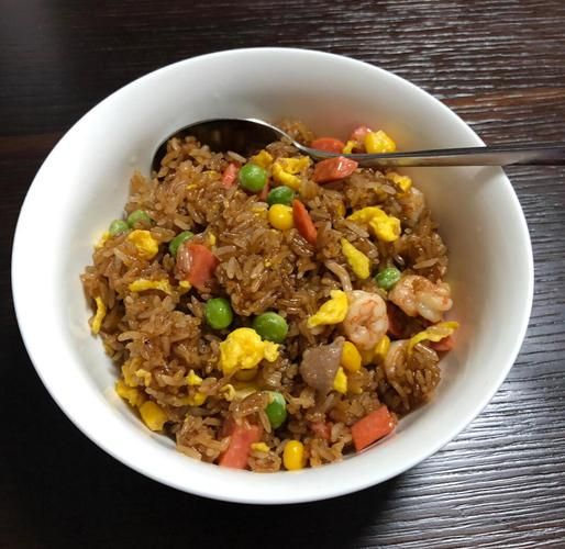 酱油炒饭怎么做_隔夜饭能用吗-第1张图片-山城妙识 酱油炒饭怎么做_隔夜饭能用吗-第1张图片-山城妙识