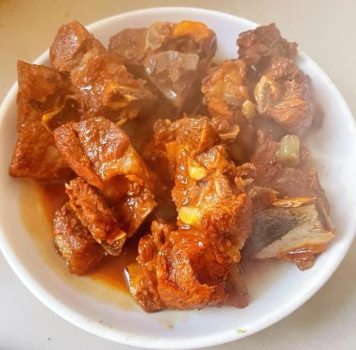 家常烧排骨怎么做_烧排骨需要焯水吗-第1张图片-山城妙识