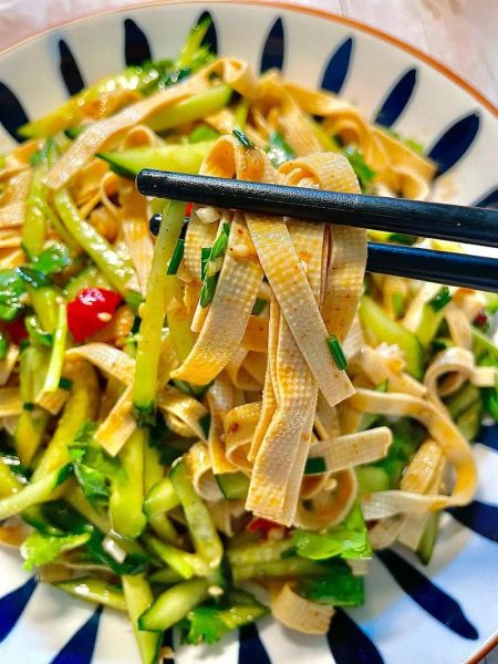 豆腐皮怎么做凉菜_豆腐皮凉拌做法大全-第2张图片-山城妙识