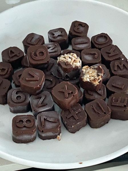 自制黑巧克力怎么做_黑巧克力配方比例-第1张图片-山城妙识 自制黑巧克力怎么做_黑巧克力配方比例-第1张图片-山城妙识