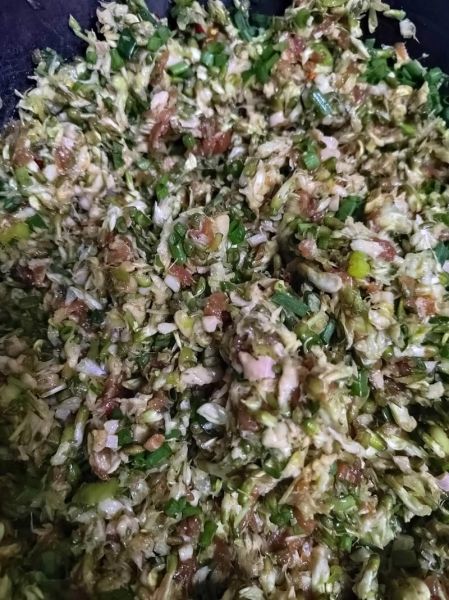 槐树花包子馅怎么做_槐树花包子馅的做法窍门-第3张图片-山城妙识