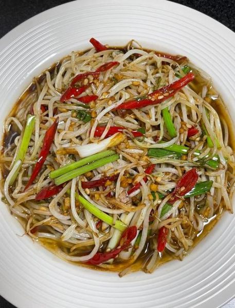 炒黄豆芽怎么炒才脆_炒黄豆芽要不要焯水-第3张图片-山城妙识