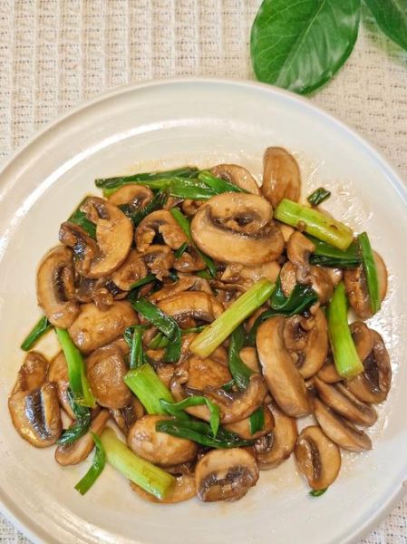 素炒口蘑怎么炒好吃_素炒口蘑需要焯水吗-第1张图片-山城妙识