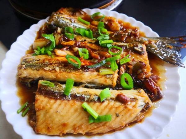 燕尾鲅鱼怎么做好吃_燕尾鲅鱼家常做法-第1张图片-山城妙识