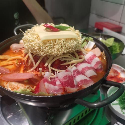 韩式部队火锅怎么做_部队火锅正宗做法-第3张图片-山城妙识 韩式部队火锅怎么做_部队火锅正宗做法-第3张图片-山城妙识