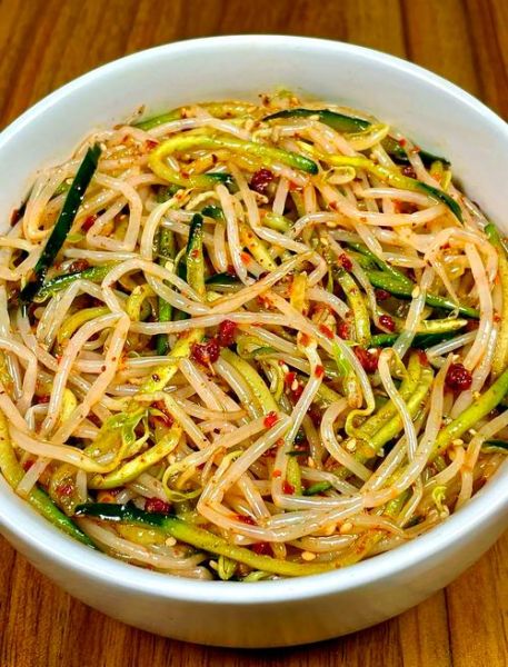 家常凉拌黄豆芽怎么做_黄豆芽焯水几分钟才脆-第1张图片-山城妙识