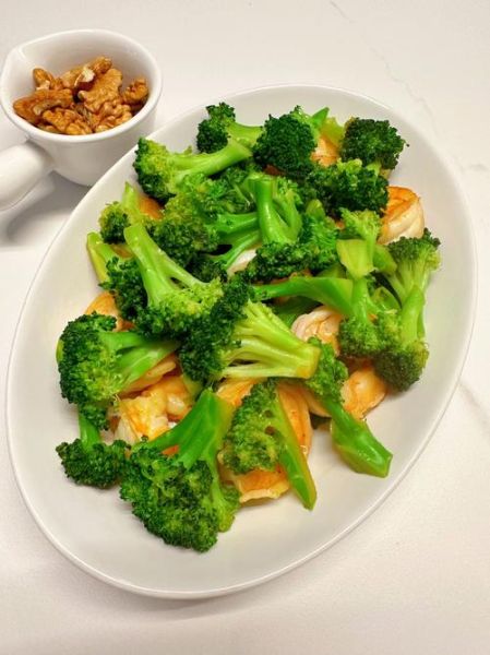 蚝油西兰花怎么做才脆嫩入味_焯水时间到底多久-第2张图片-山城妙识