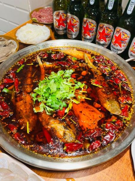 鱼火锅配什么菜好吃_鱼火锅配菜推荐-第1张图片-山城妙识