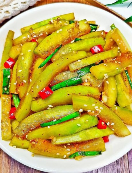 西瓜皮可以做什么美食_西瓜皮怎么做好吃-第1张图片-山城妙识