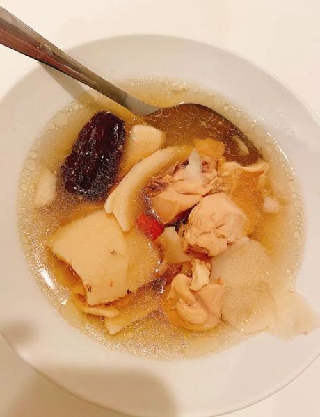 海南椰子鸡汤怎么做_正宗椰子鸡汤做法-第1张图片-山城妙识 海南椰子鸡汤怎么做_正宗椰子鸡汤做法-第1张图片-山城妙识