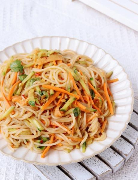 芝麻酱凉面怎么做_芝麻酱凉面最正宗做法-第1张图片-山城妙识